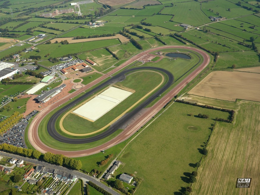 La Capelle : un bilan encourageant pour l’Hippodrome. - Echo FM - La ...